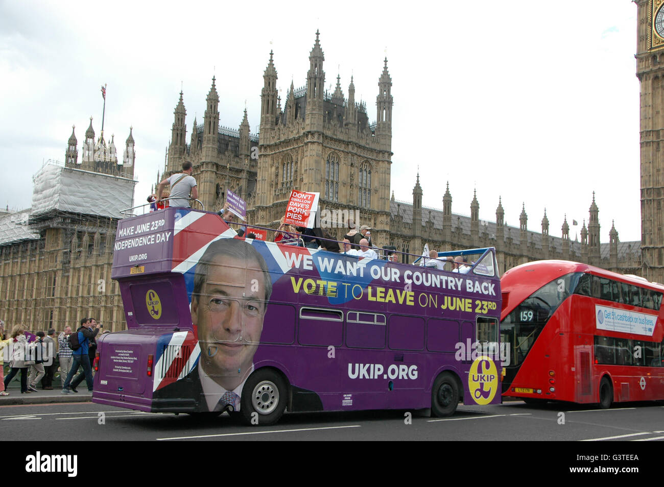 Ukip battle bus hi-res stock photography and images - Alamy