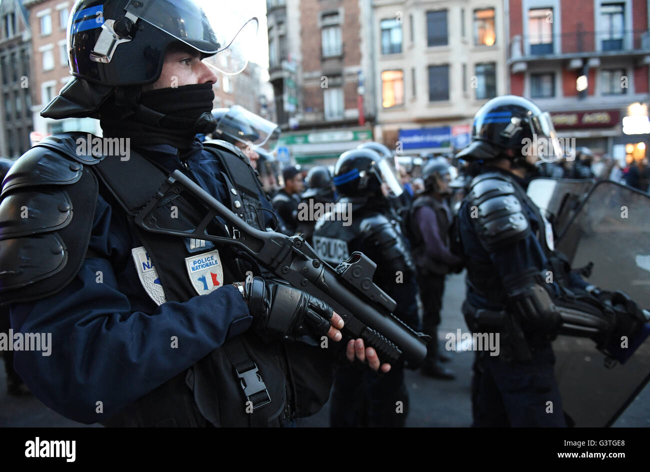 Polizei pistole polizei waffe hi-res stock photography and images - Alamy
