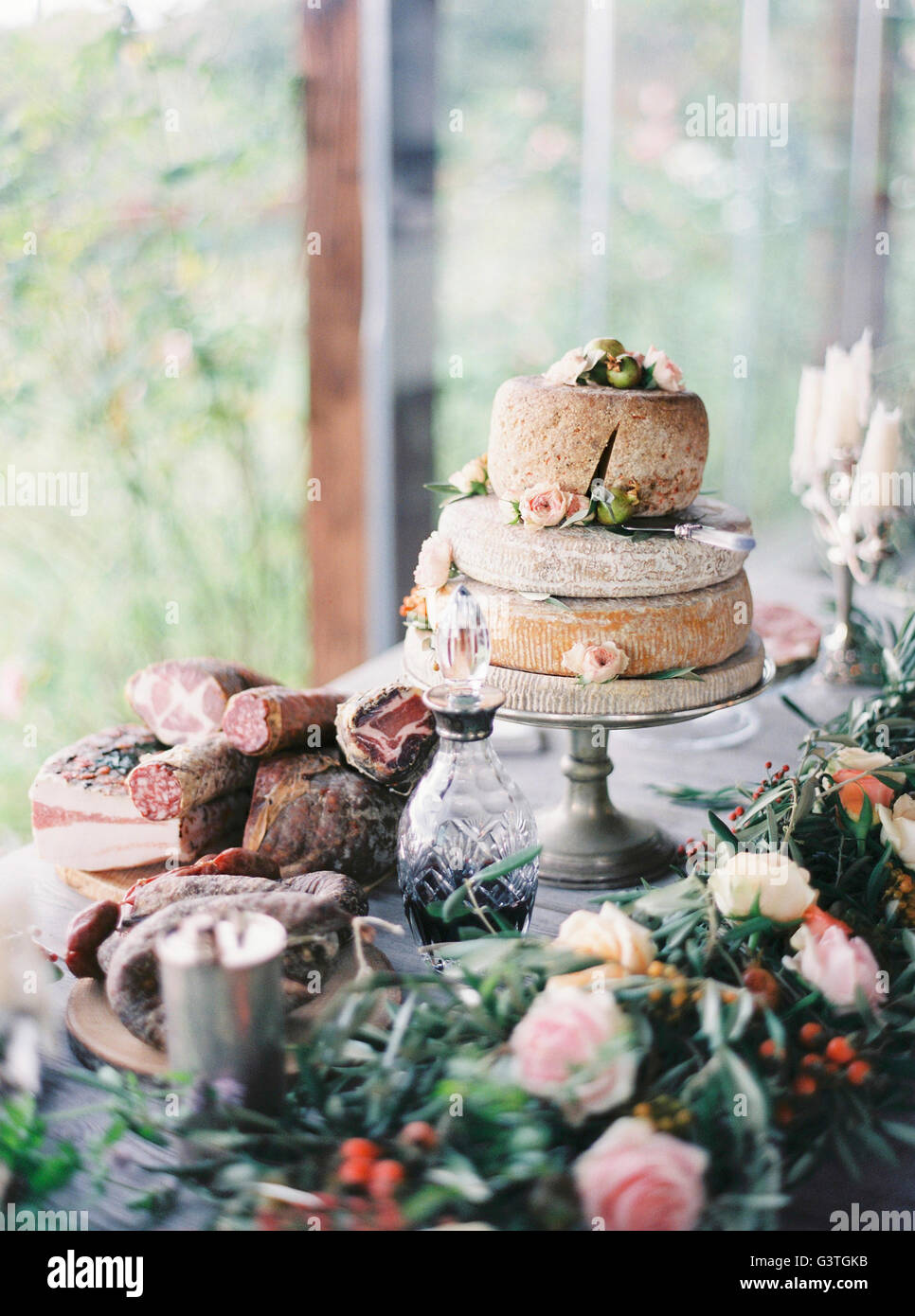 Fine cheese food stand hi-res stock photography and images - Alamy