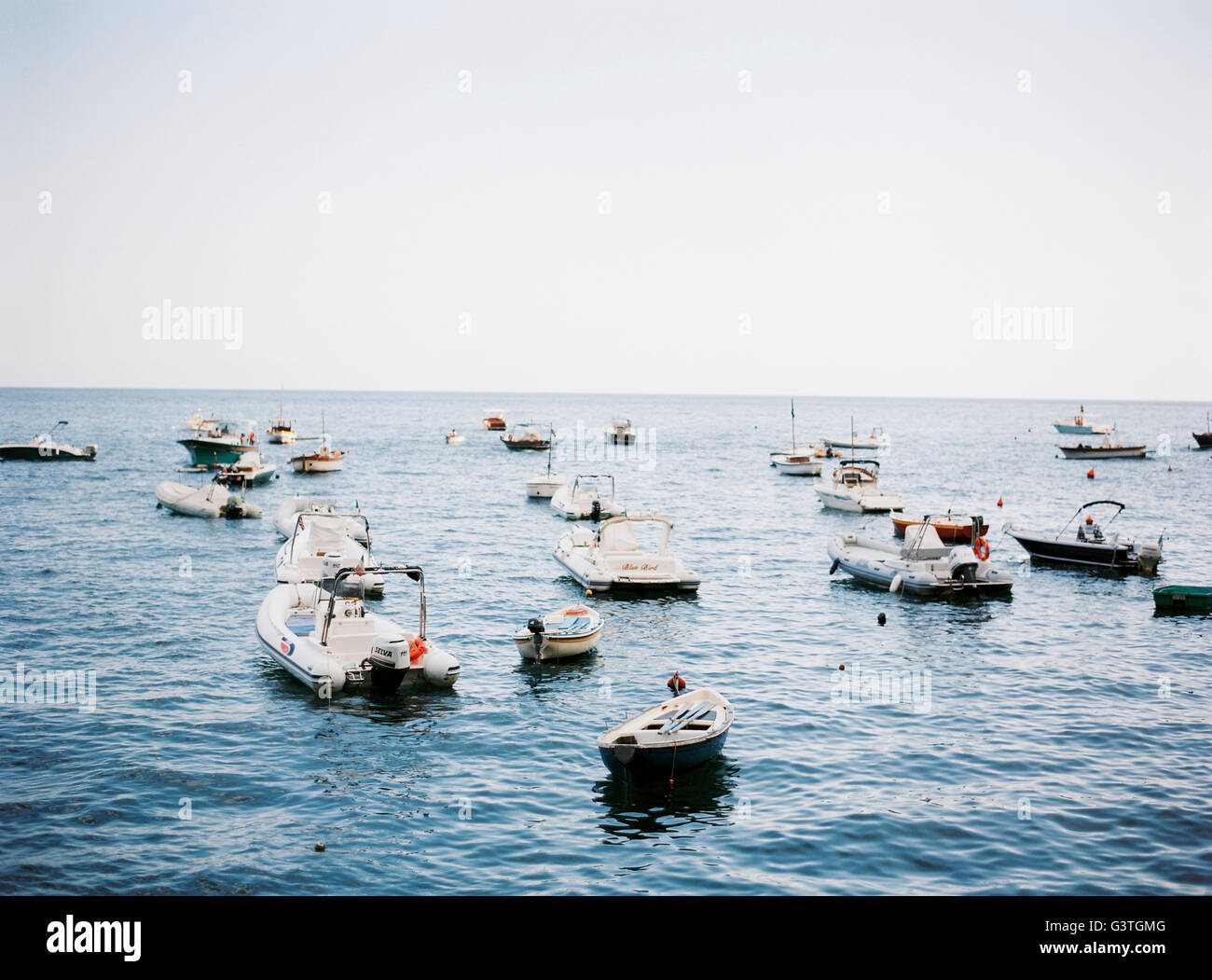 Floating in open water hi-res stock photography and images - Alamy