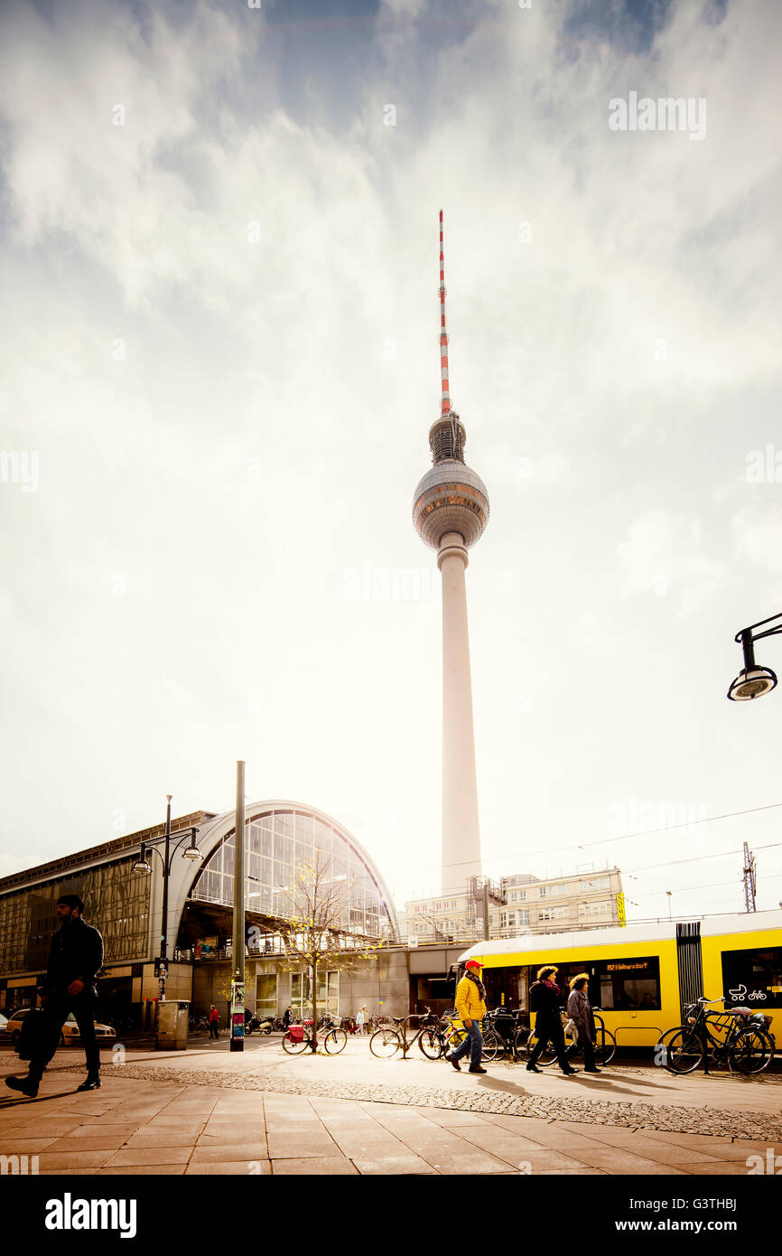 Cable tv tower hi-res stock photography and images - Alamy