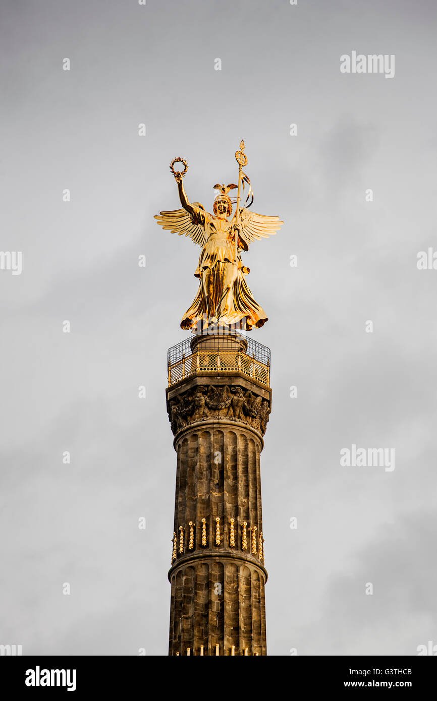 Siegessaule victory column tiergarten berlin hi-res stock photography ...
