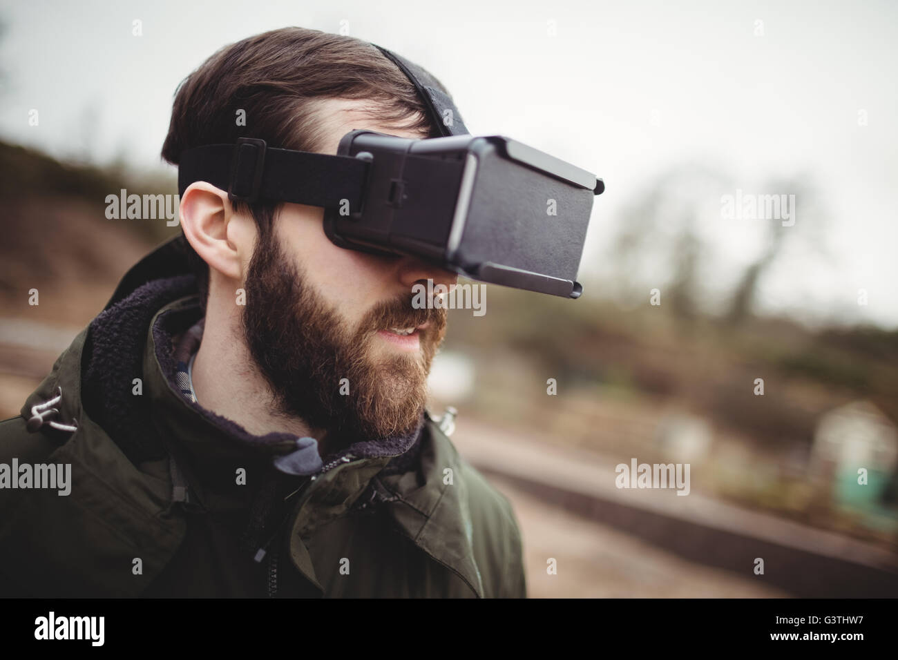 Portrait of hipster man wearing smart glasses Stock Photo - Alamy