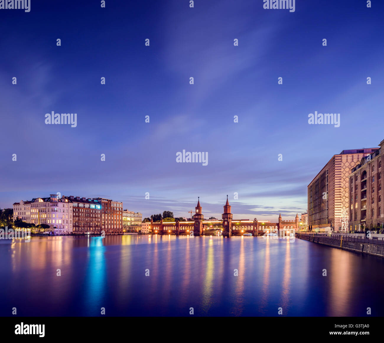 Berlin architecture skyline dusk hi-res stock photography and images ...
