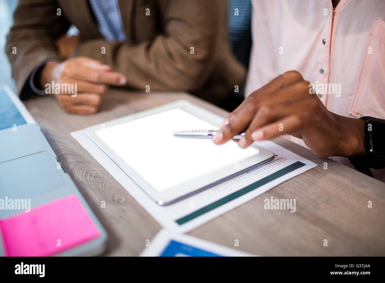 Two business executives computer hi-res stock photography and images ...