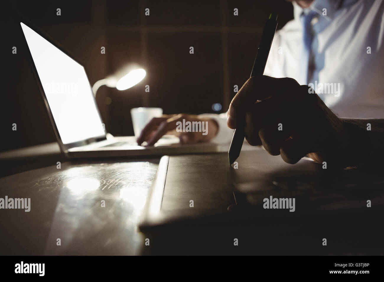 Graphic tablet hi-res stock photography and images - Alamy