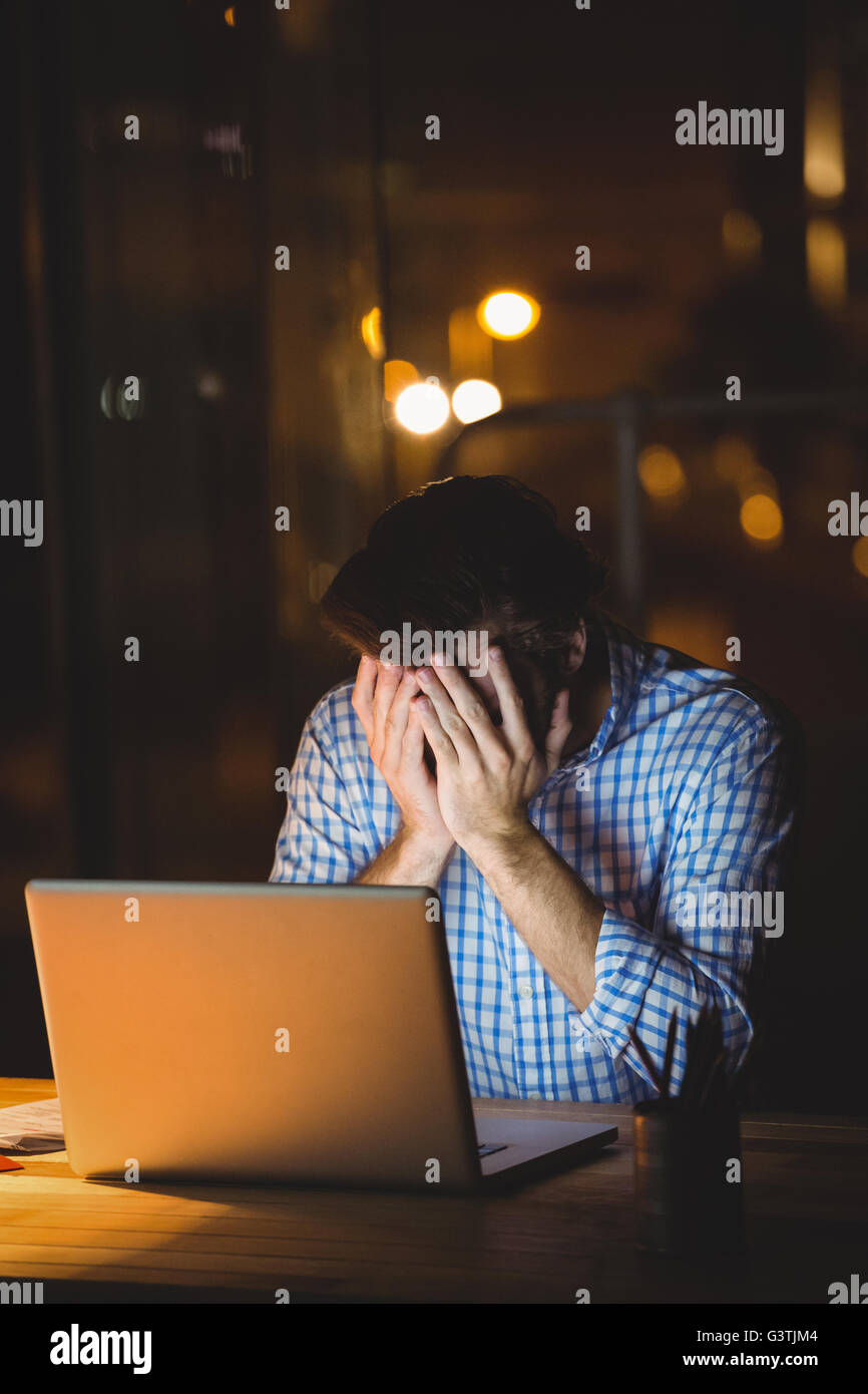 Overworked worker hi-res stock photography and images - Alamy