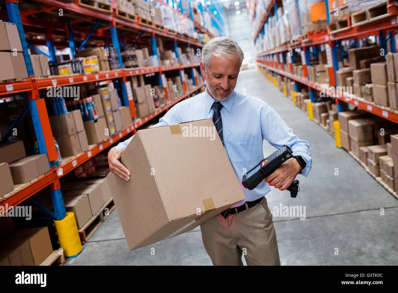 Warehouse box scan hi-res stock photography and images - Alamy