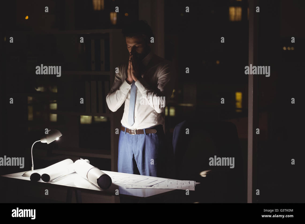 Workplace overworked hi-res stock photography and images - Alamy