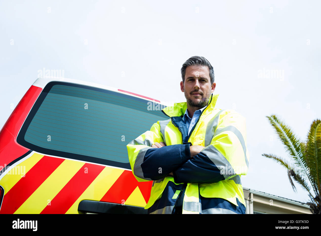 Ambulanceman hi-res stock photography and images - Alamy