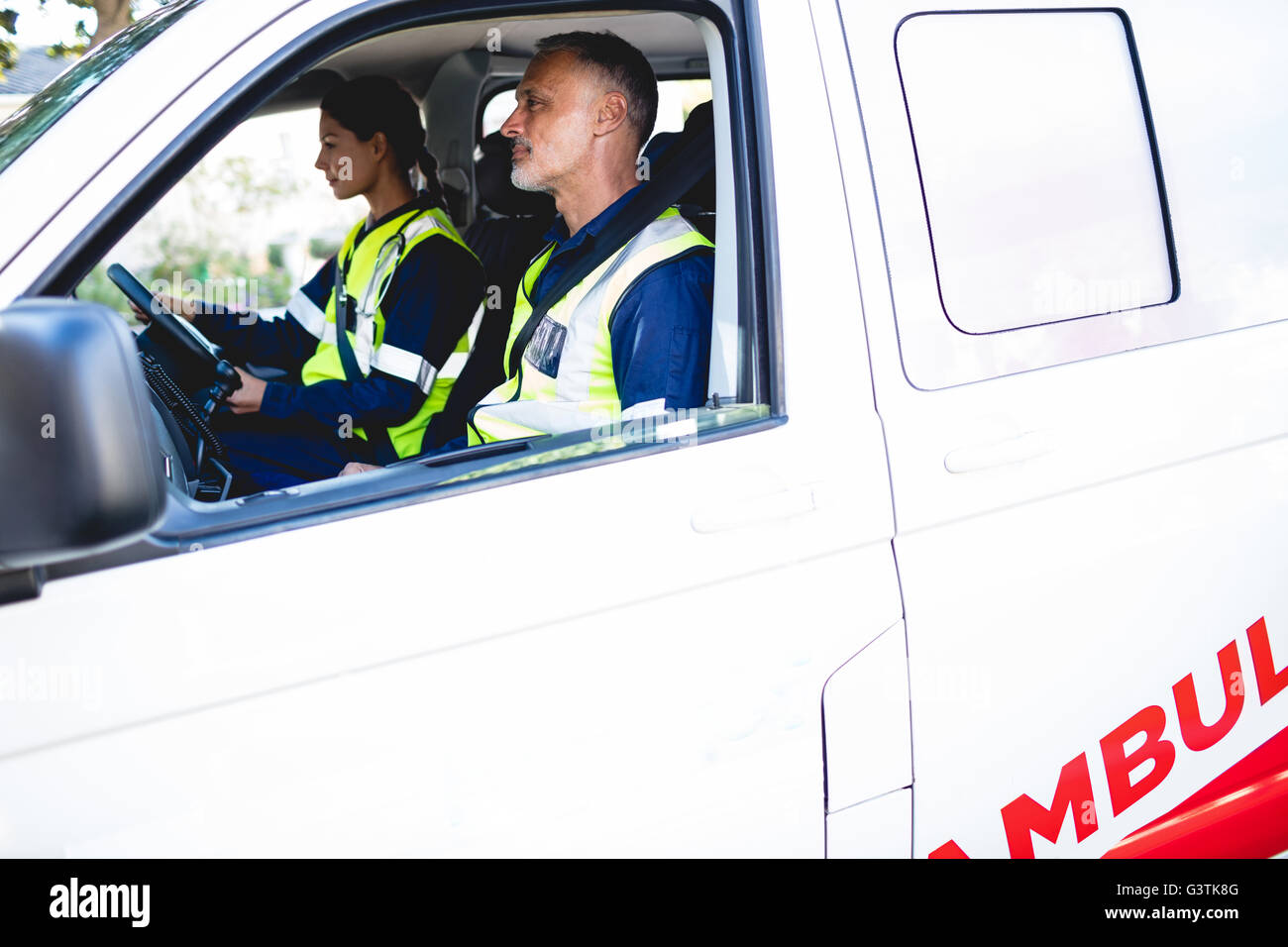 Ambulance men hi-res stock photography and images - Alamy