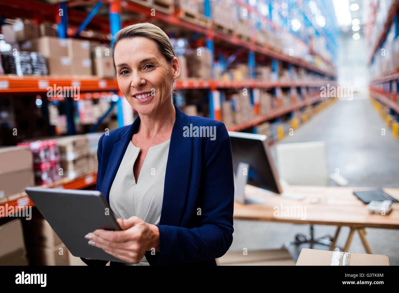 Manager computer hi-res stock photography and images - Alamy