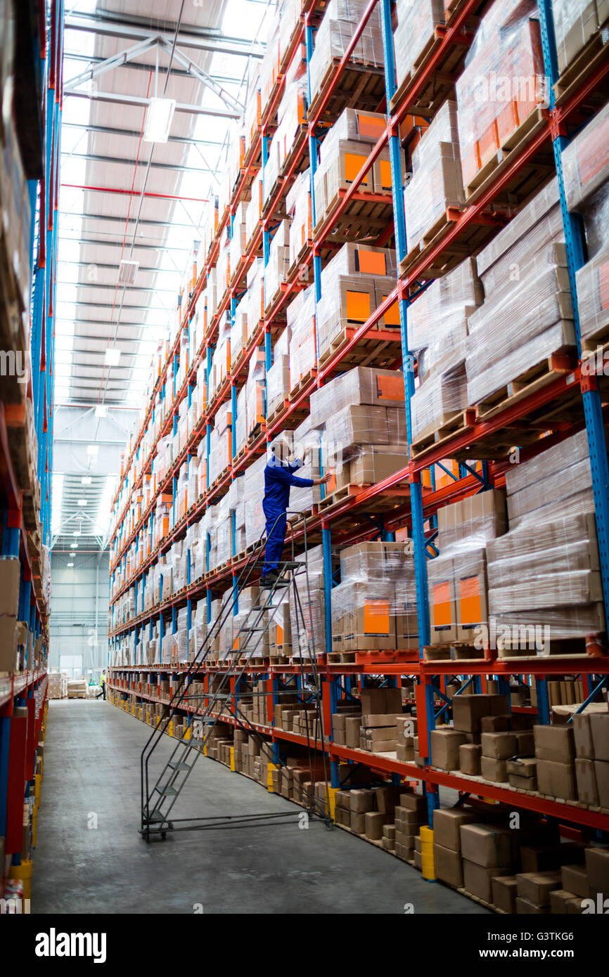 Large pallet hi-res stock photography and images - Alamy