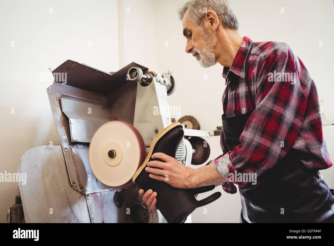 Worker sander hi-res stock photography and images - Alamy
