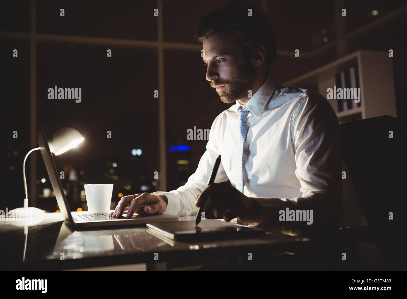 Man drawing pad hi-res stock photography and images - Alamy