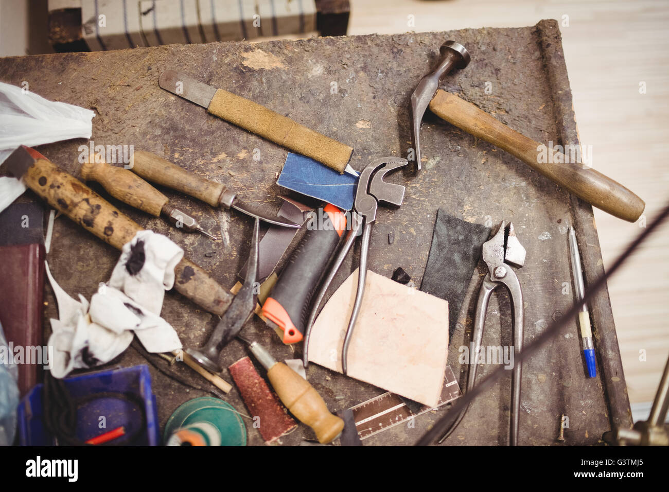 Cobbler tools hi-res stock photography and images - Alamy