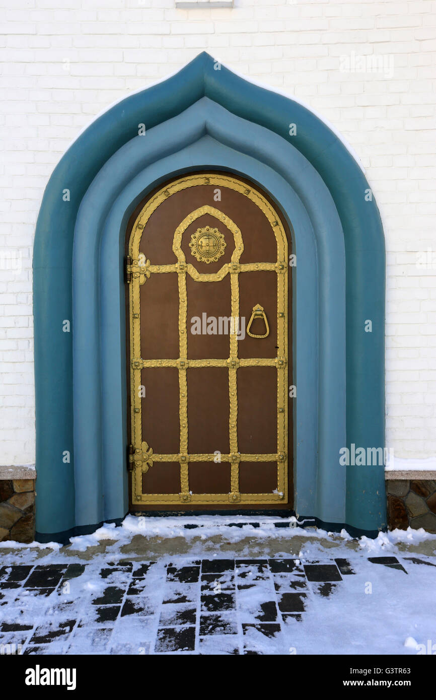 Old style vintage door at winter time Stock Photo - Alamy