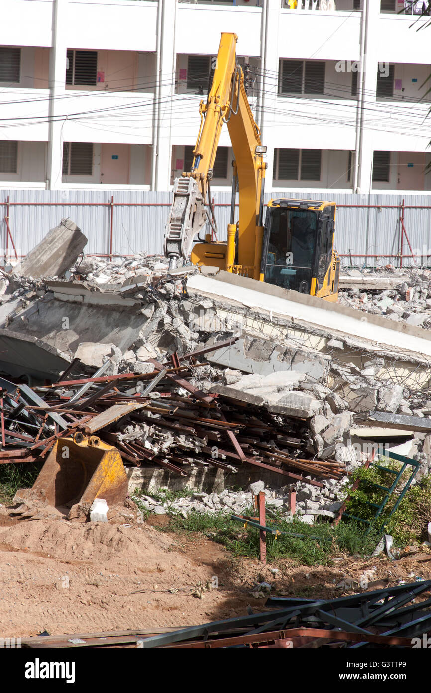 Air extraction system Hydraulic hammer on demolition of old buildings ...