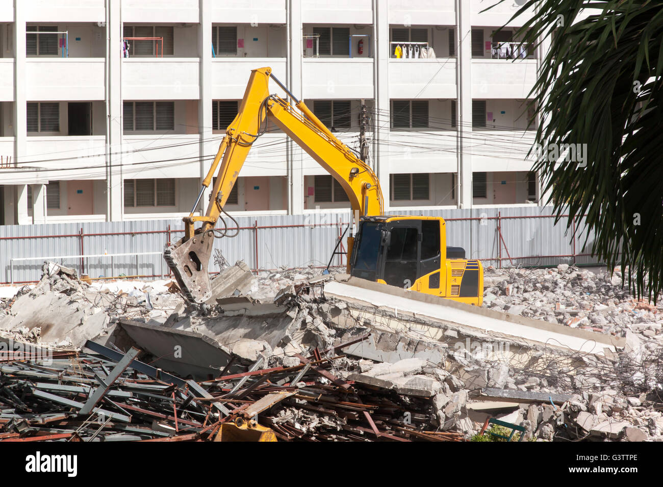 Air extraction system Hydraulic hammer on demolition of old buildings ...