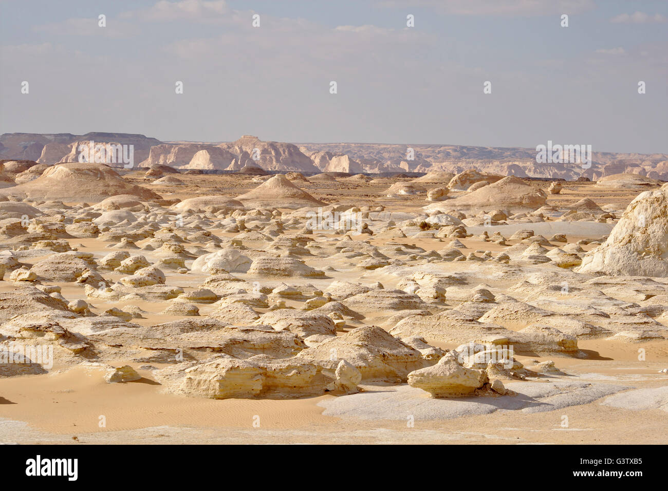 White desert rock formation hi-res stock photography and images - Alamy