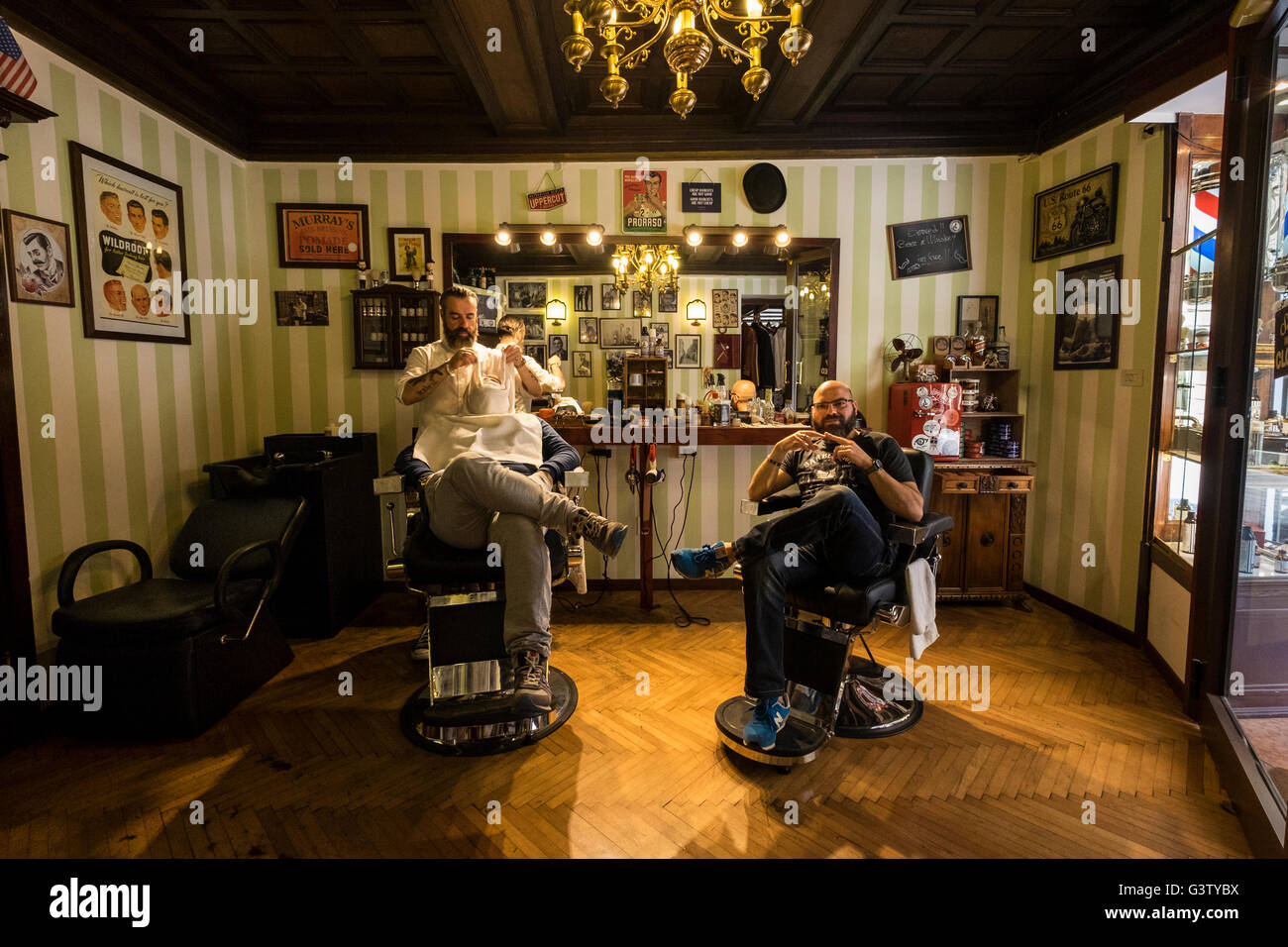 Barbers salon hi-res stock photography and images - Alamy