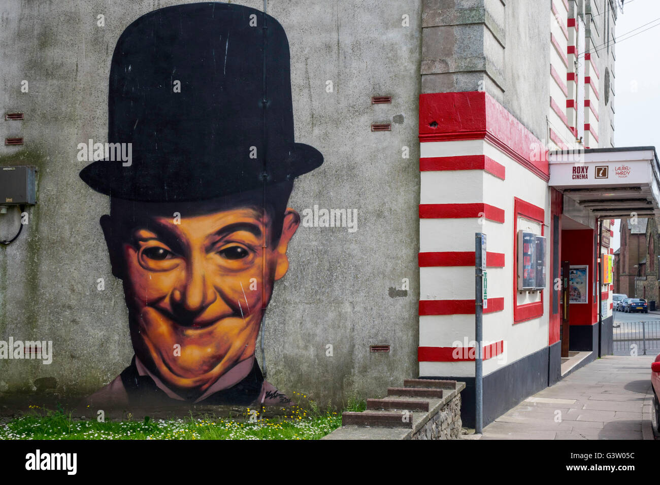 Public Art wall painting Stan Laurel on the Roxy Cinema and Laurel and ...