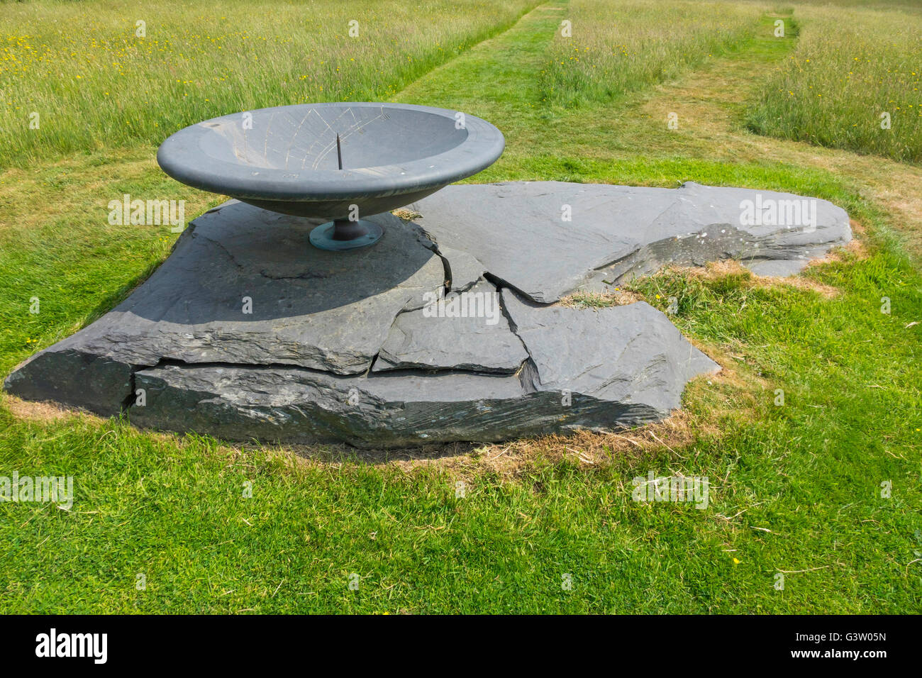 Slate sundial hi-res stock photography and images - Alamy