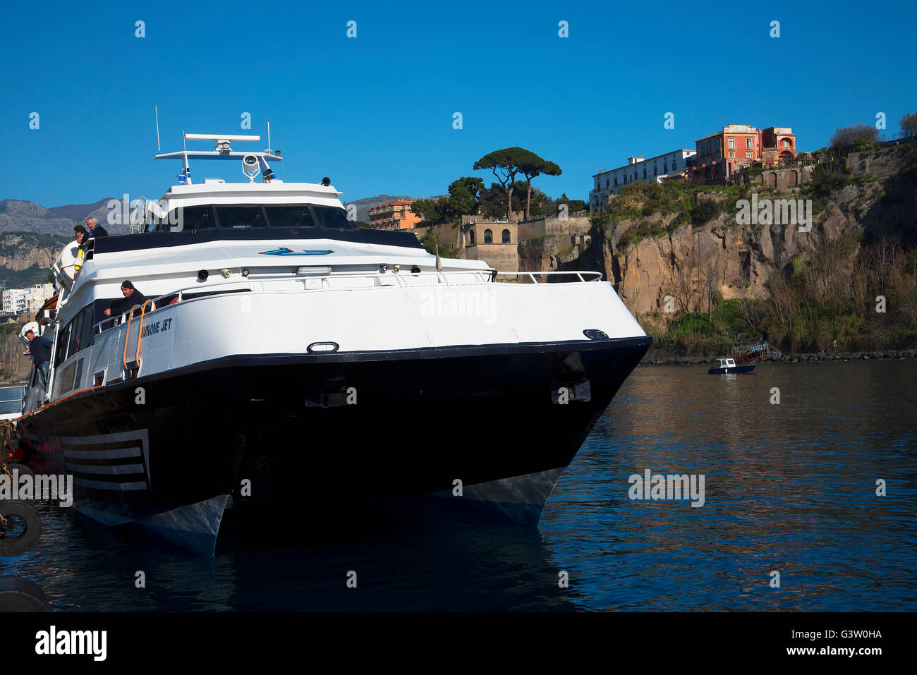 Positano ferry hi-res stock photography and images - Alamy