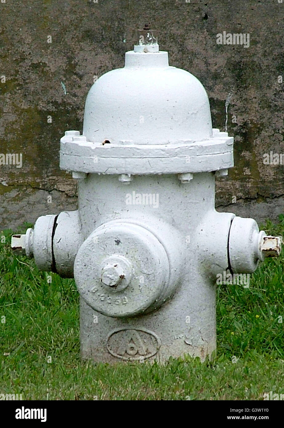 Fire hydrant with water hi-res stock photography and images - Alamy