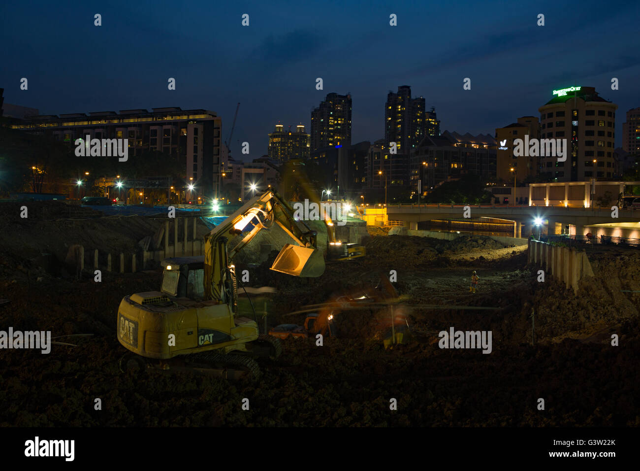Nighttime construction work Stock Photo - Alamy