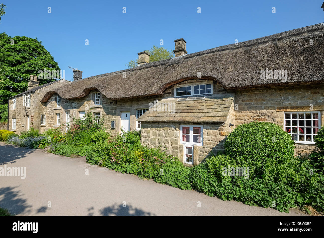 Baslow Village High Resolution Stock Photography and Images - Alamy