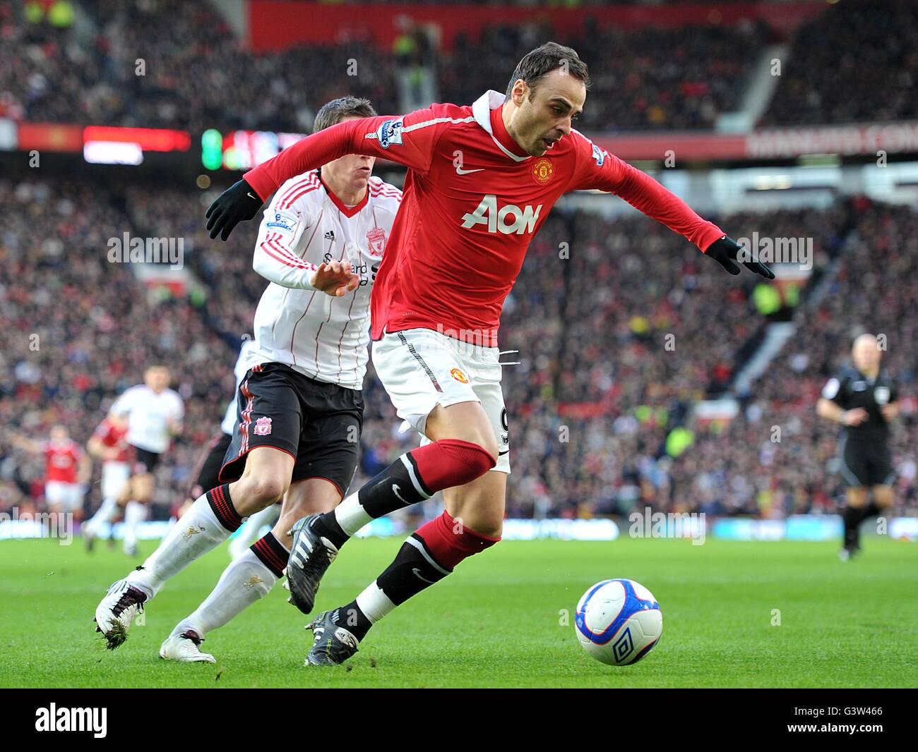 Liverpools daniel agger right hi-res stock photography and images - Alamy