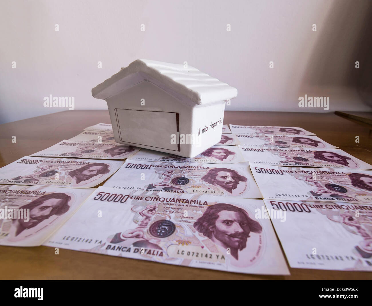 Mutual bank hi-res stock photography and images - Alamy