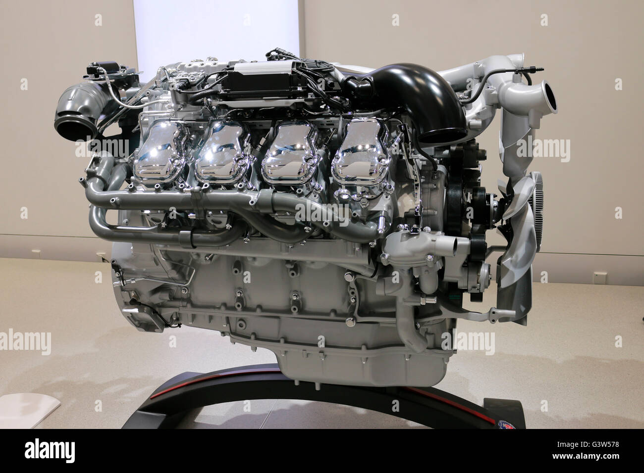 ein VW/ Volkswagen Hybrid-Motor, Berlin Stock Photo - Alamy