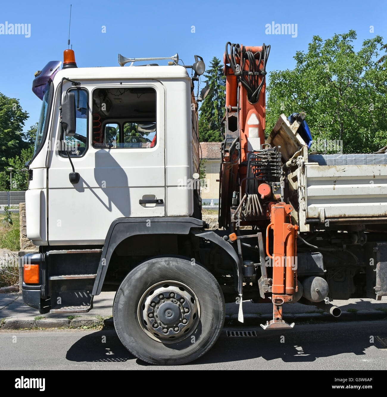 Crane truck view hi-res stock photography and images - Alamy