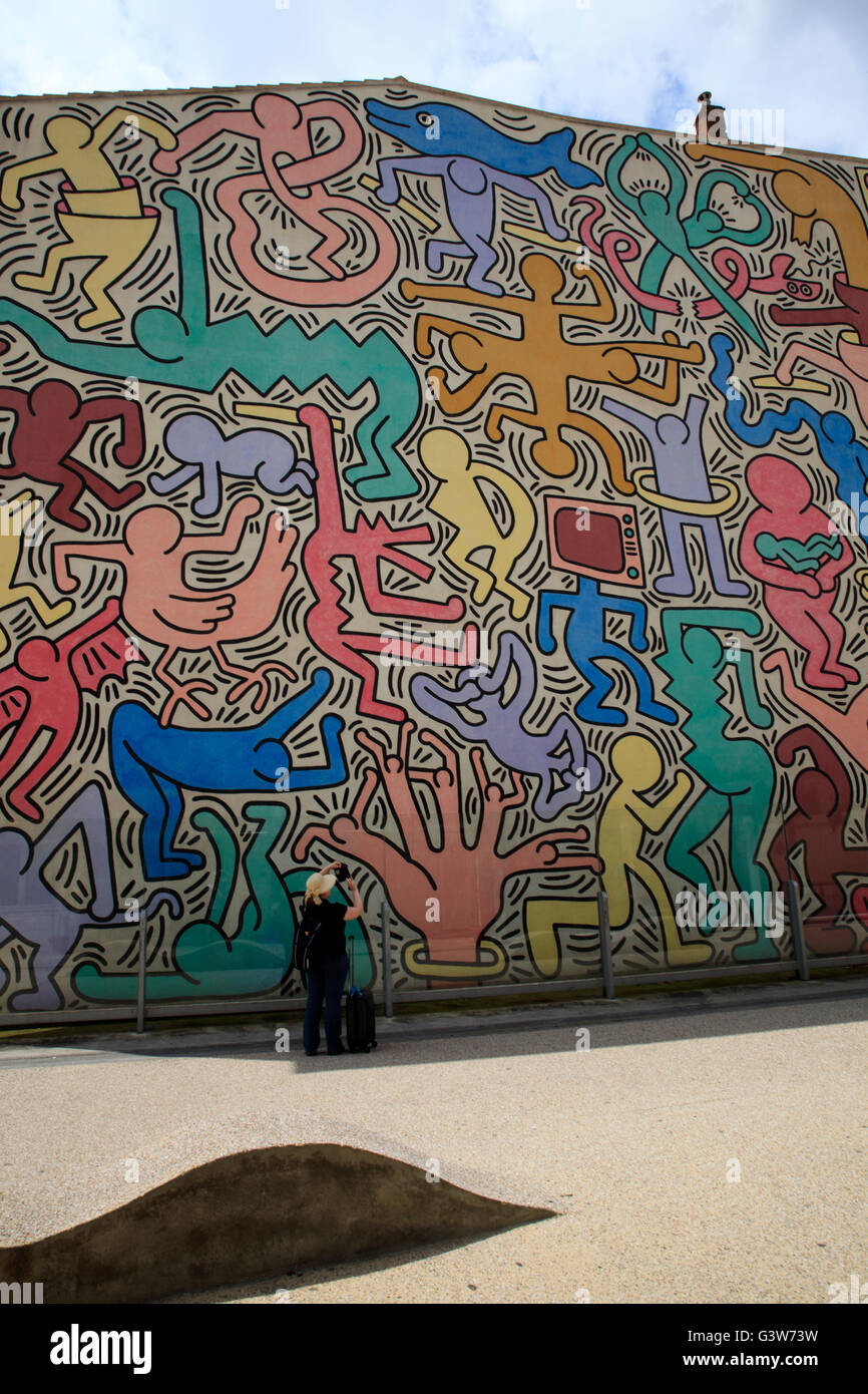 The Pisa's Mural (1989) Keith Haring - painted on the south wall of the ...