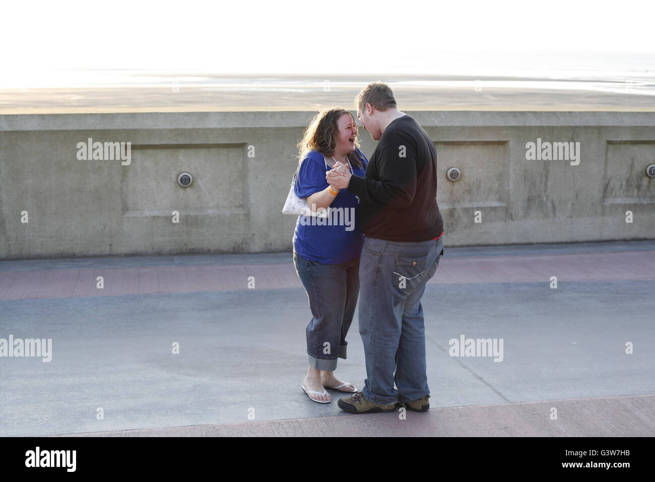 Fat couple beach hi-res stock photography and images - Alamy