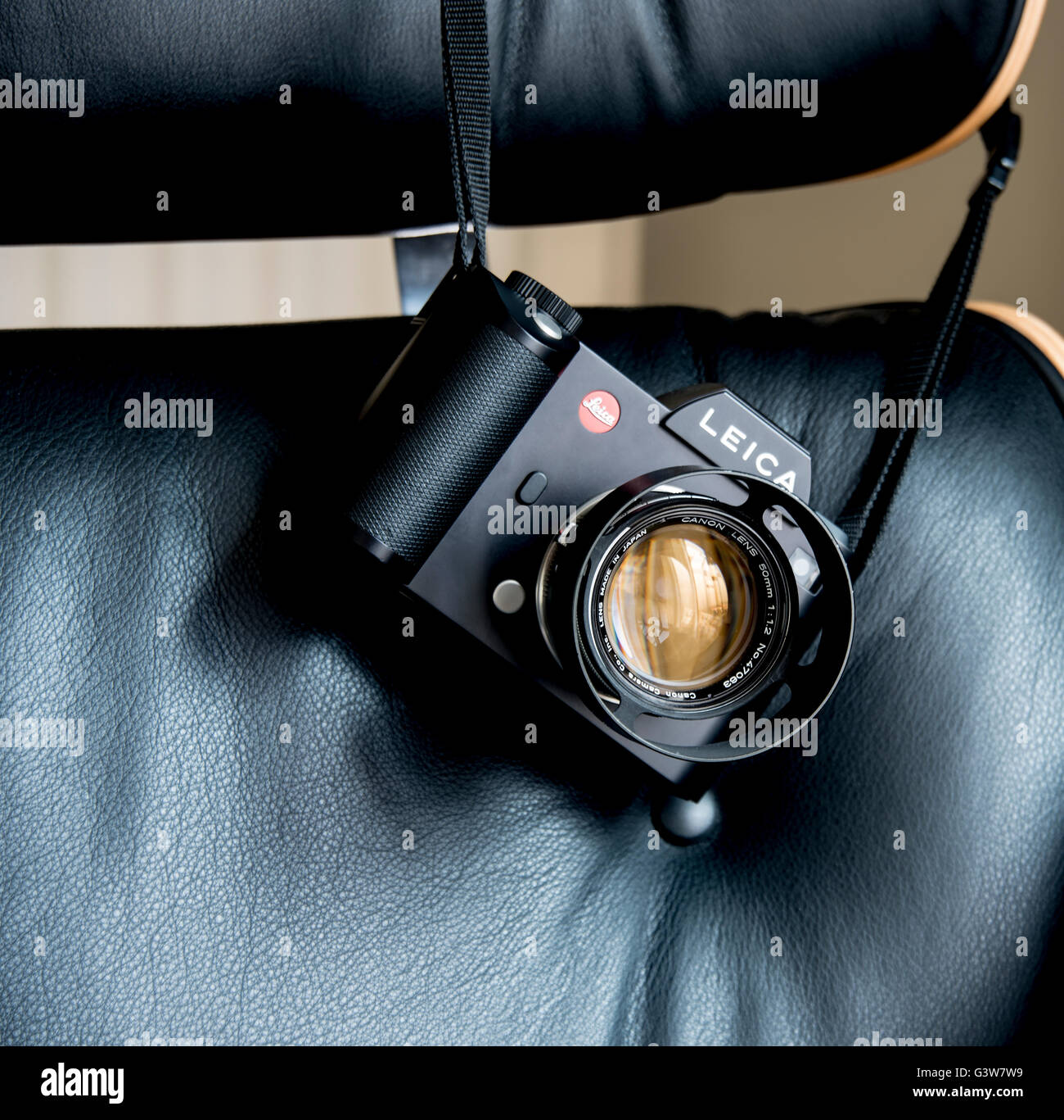 Classic camera design hi-res stock photography and images - Alamy