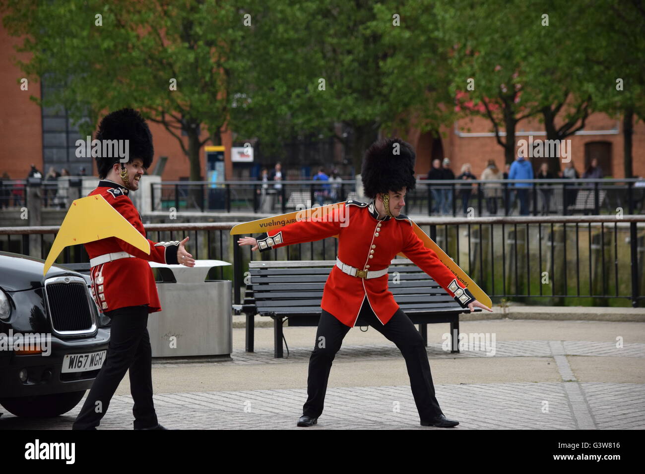 Queens guard hi-res stock photography and images - Alamy