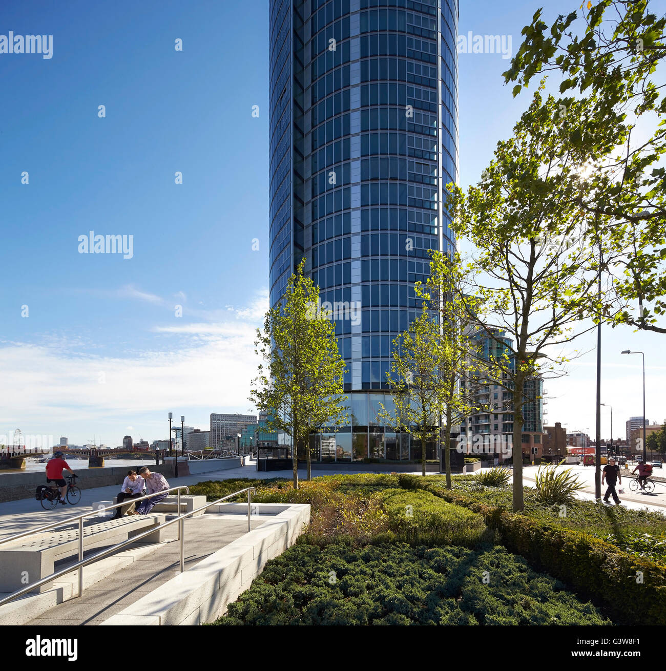 Public realm and landscaping around high-rise. St George Wharf Tower ...