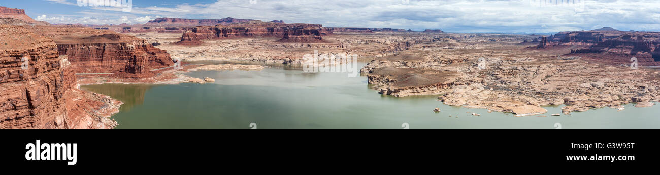 Hite Marina on Lake Powell and Colorado River in Glen Canyon National ...