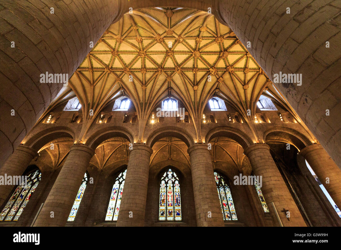 Gothic vaulted ceiling hi-res stock photography and images - Alamy