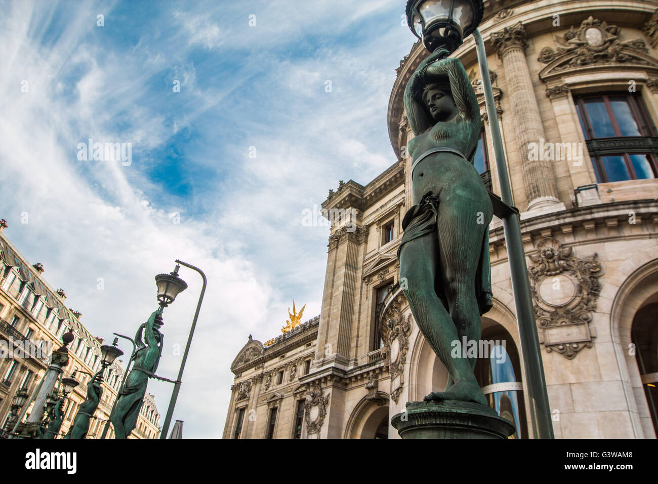 Statues paris hi-res stock photography and images - Alamy