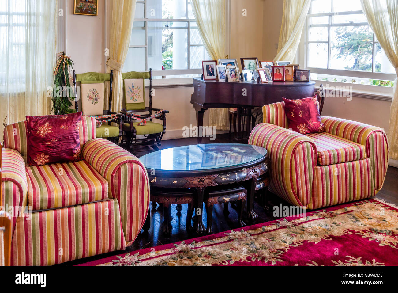 Old Fashioned Parlor with family pictures Stock Photo - Alamy