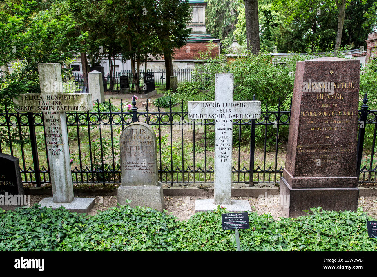 Cemeteries at the Halleschen Tor, tombs, partly from the 18th century ...