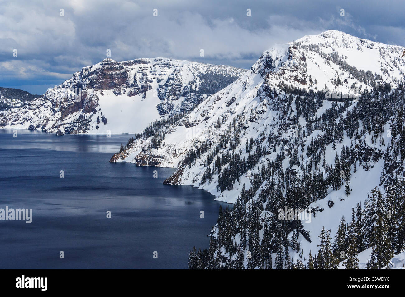 Caldera lake in Crater Lake National Park, Oregon, USA Stock Photo - Alamy