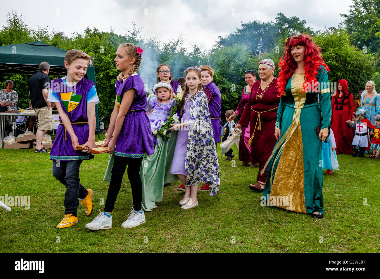 The Opening Procession At The Medieval Fair Of Abinger, Surrey, UK ...