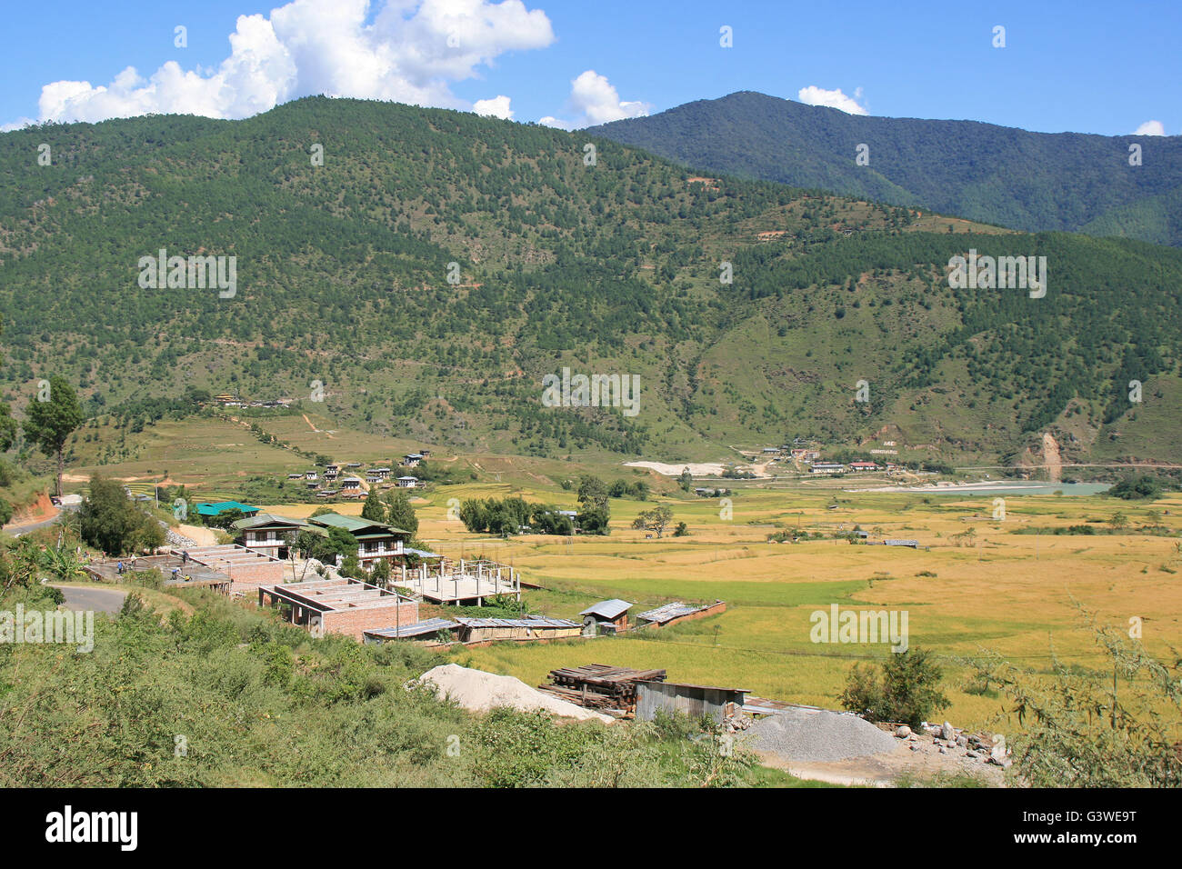Countryside between Thimphu and Gangtey (Bhutan Stock Photo - Alamy