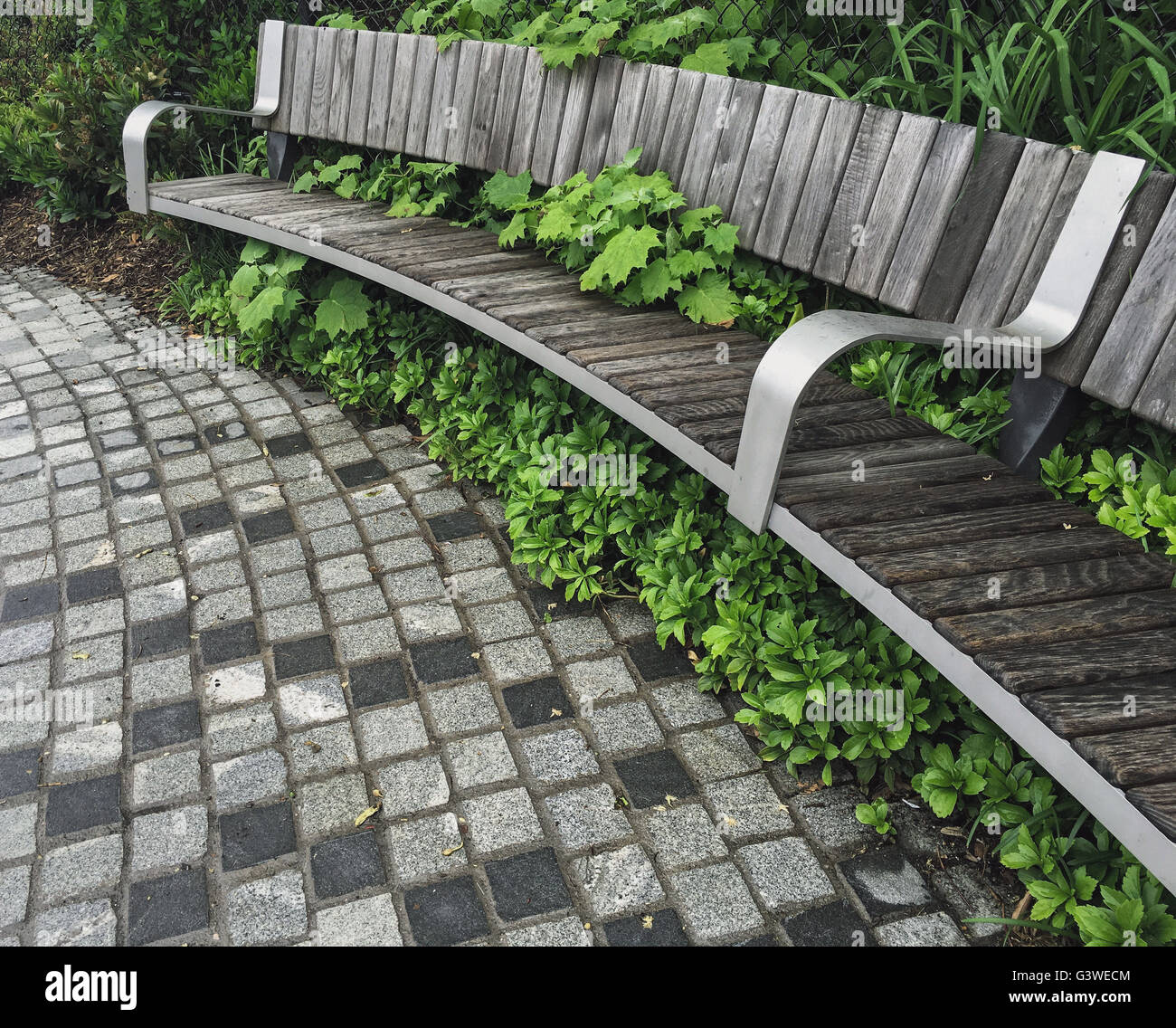 Park benches hi-res stock photography and images - Alamy