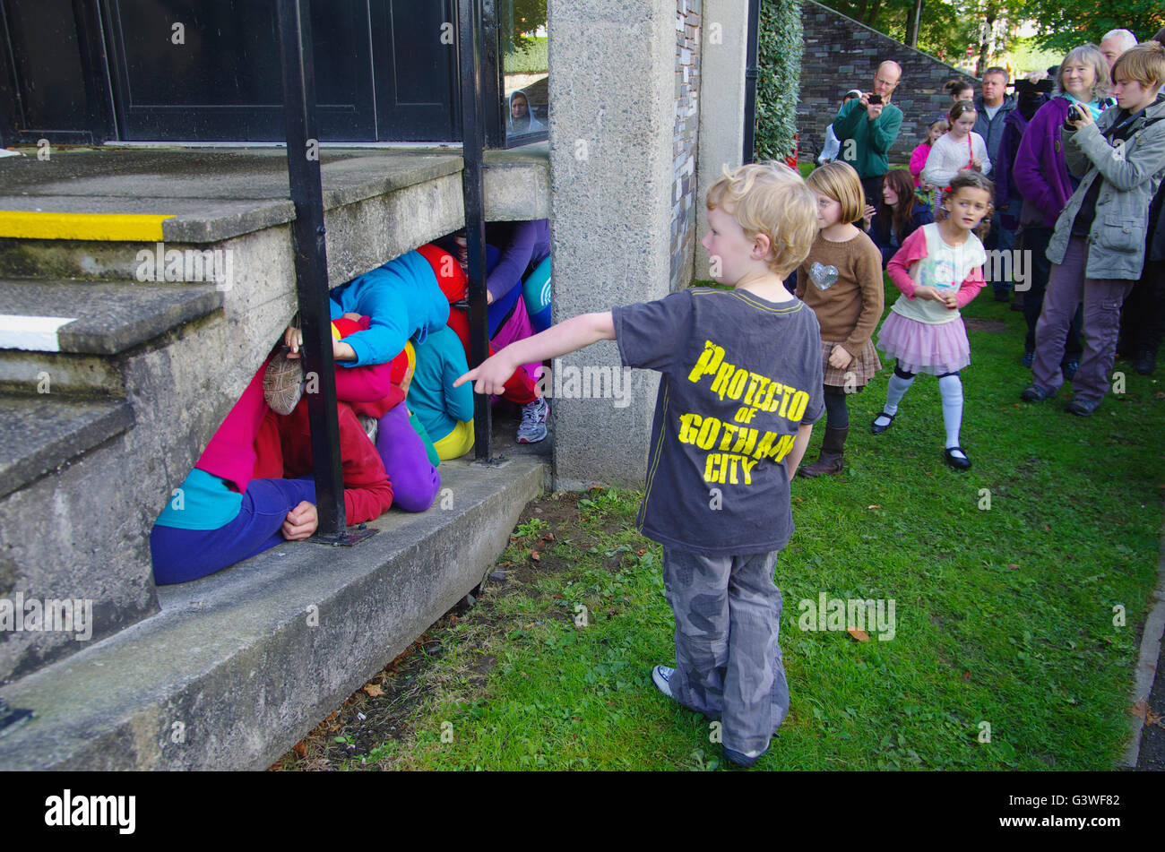 Contorted Bodies High Resolution Stock Photography and Images - Alamy